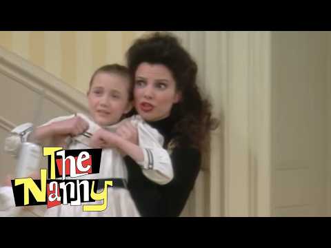 Fran Starts a Baguette Fight, Big Mistake | The Nanny