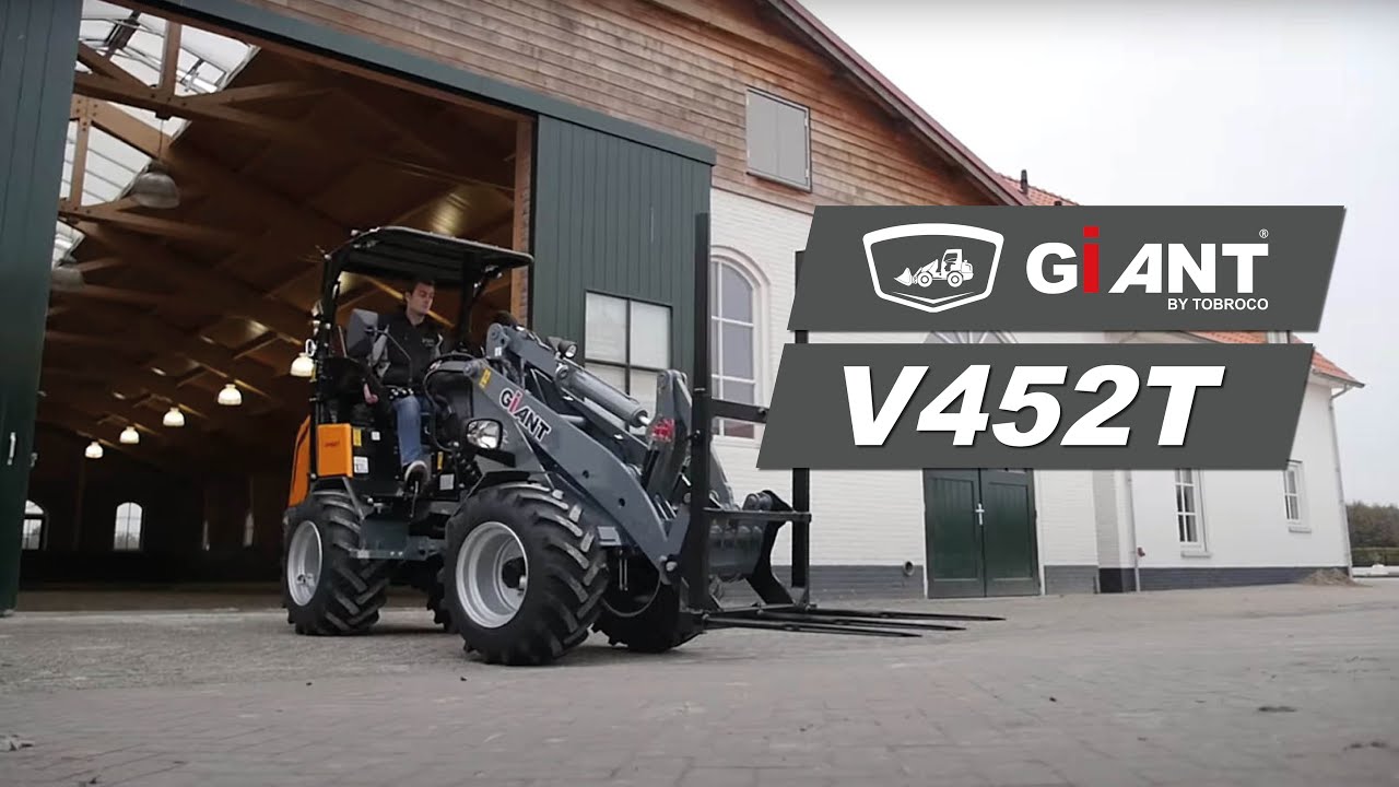 WHEEL LOADER WITH BALE FORKS // GIANT V452T - YouTube