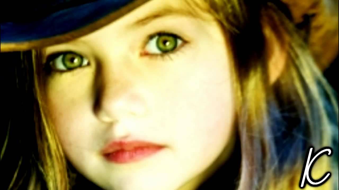 Mackenzie Foy [Beautiful Eyes] - YouTube