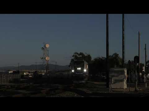 Oxnard Railfanning | Late Amtrak 777 at Oxnard Station - YouTube