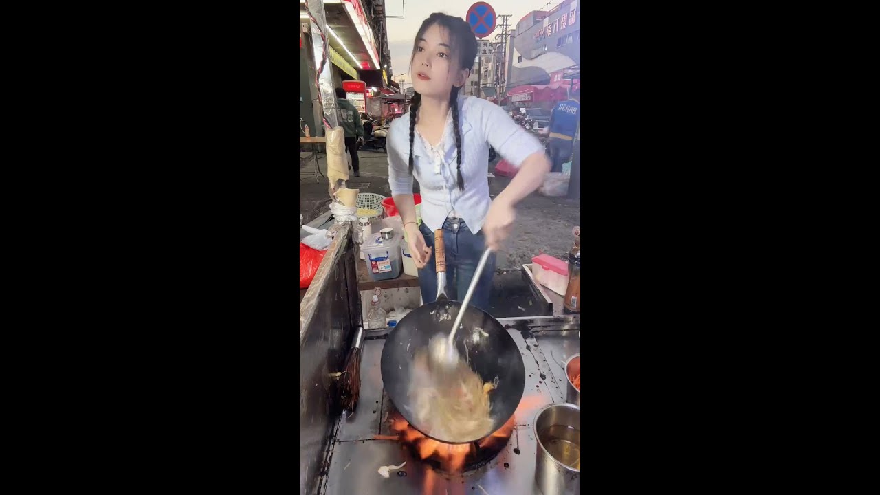 🔴 LIVE: Stir-Fried Rice Noodles by the Famous Fried Noodle Girl | POV ...