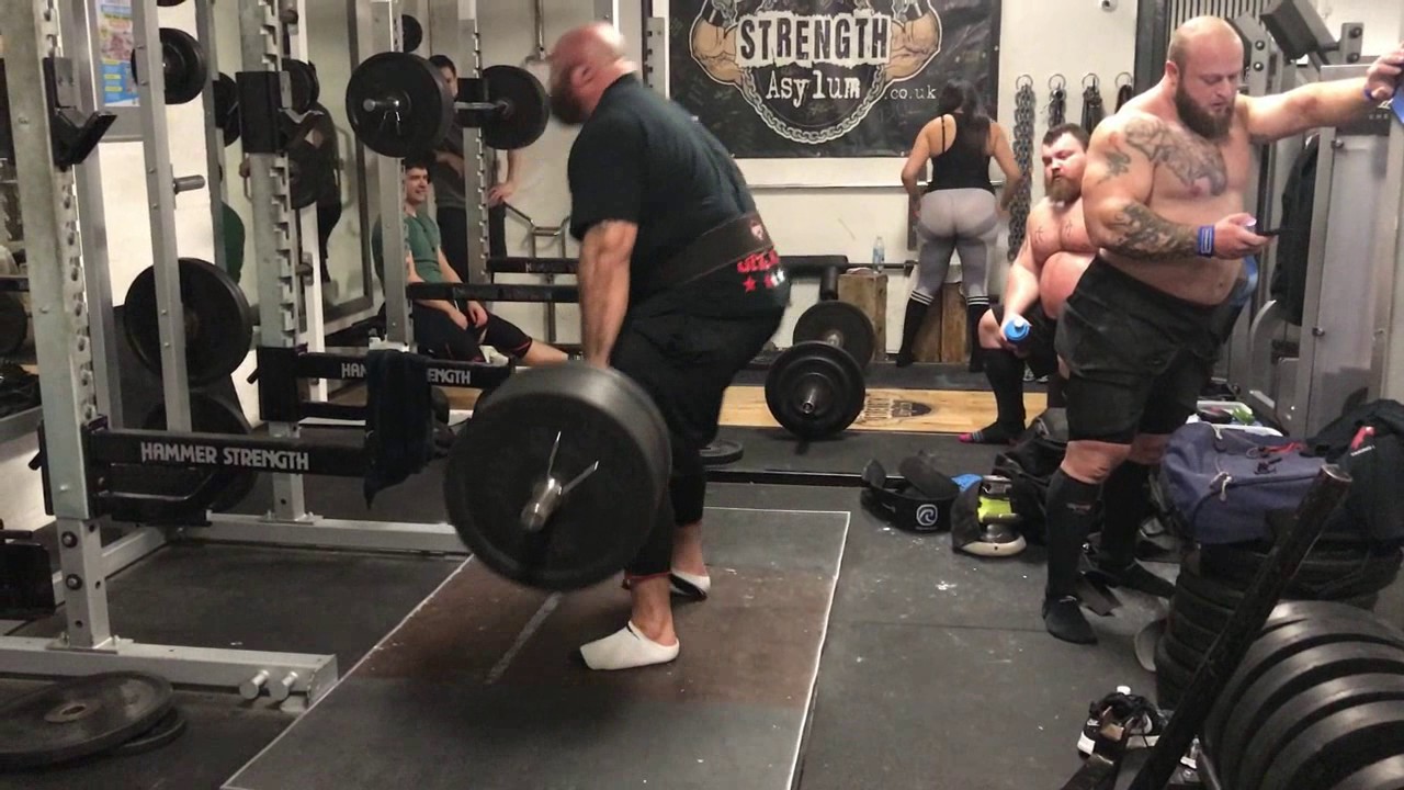 Laurence Shahlaei Deadlifts 300kg for 3 speed reps - YouTube