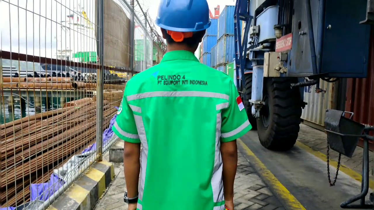 PT.equiport inti indonesia pelabuhan jayapura moderen 2020 - YouTube