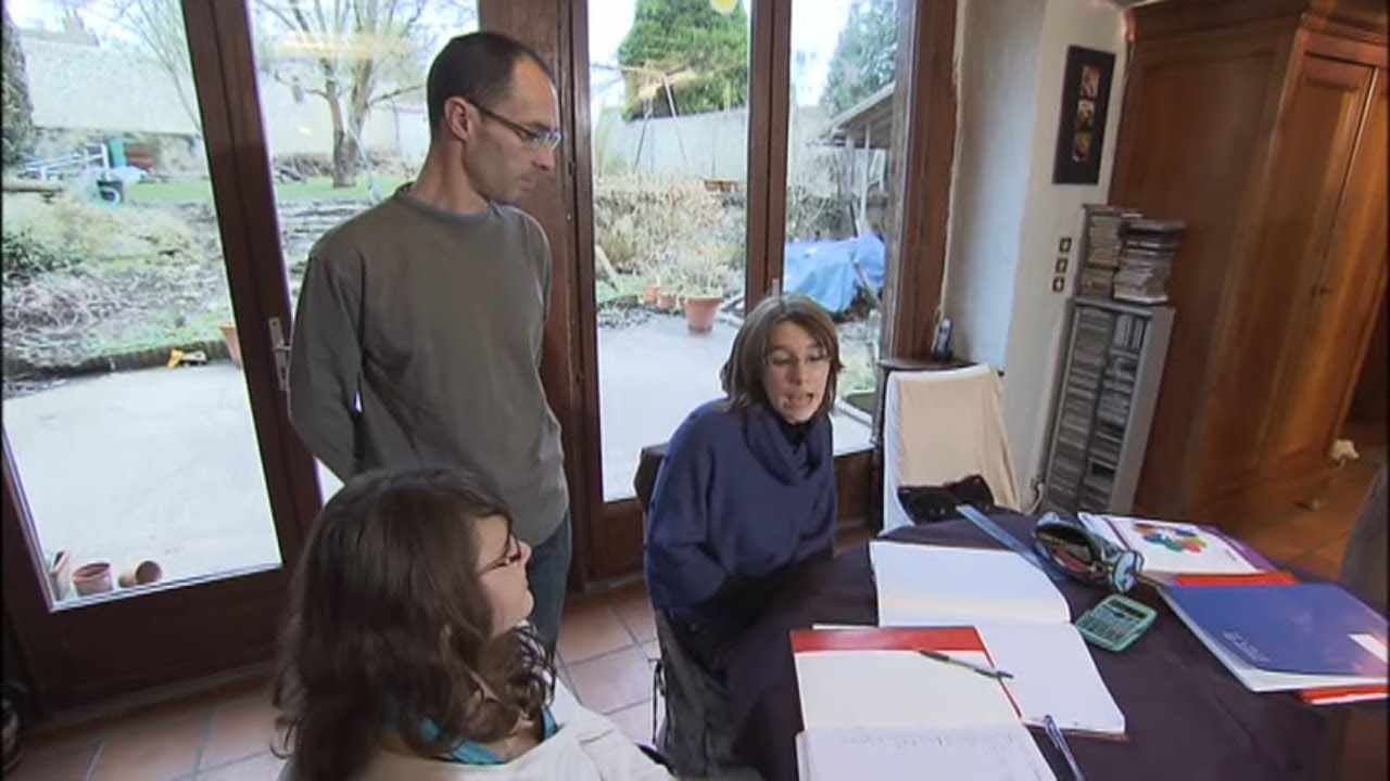 Profs remplaçants, le grand tabou de l'Education Nationale - YouTube