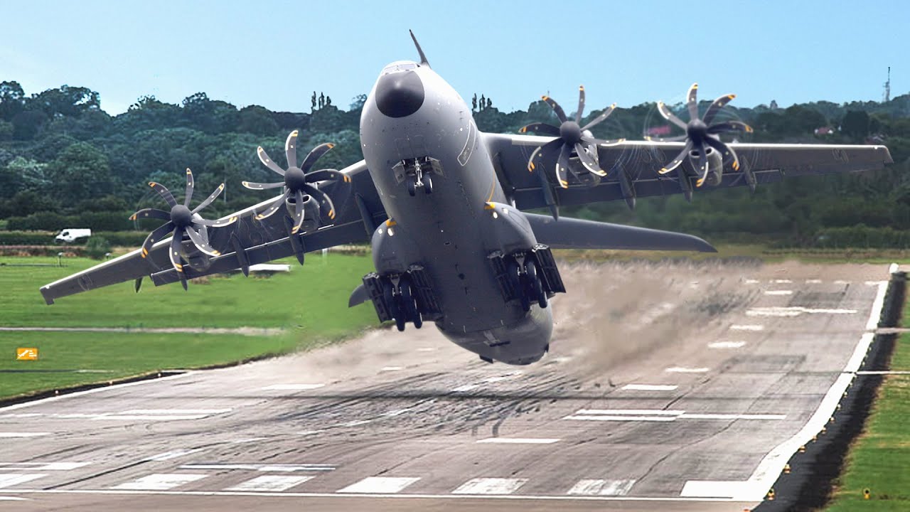 UK Pilots Playing With Their New Gigantic A-400M AirCraft - YouTube