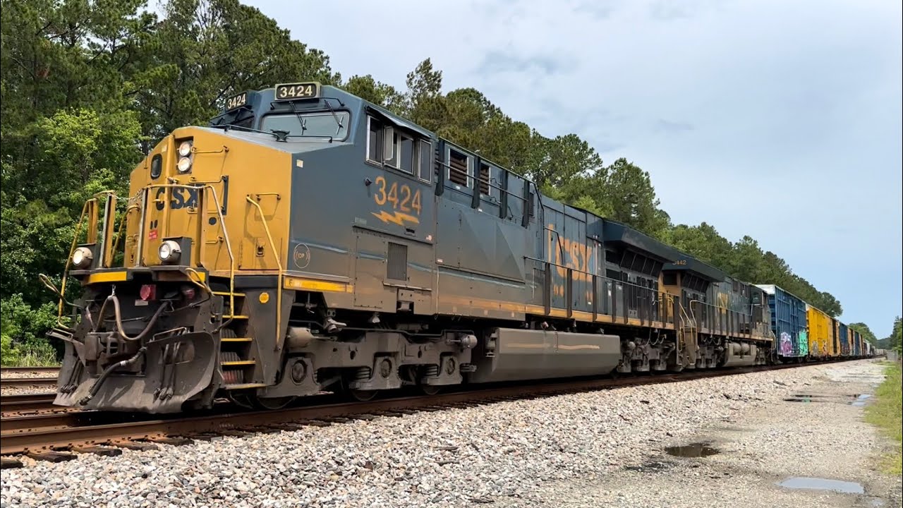 CSX ET44AH 3424 Leads L795-14 SB at Callahan, FL - YouTube