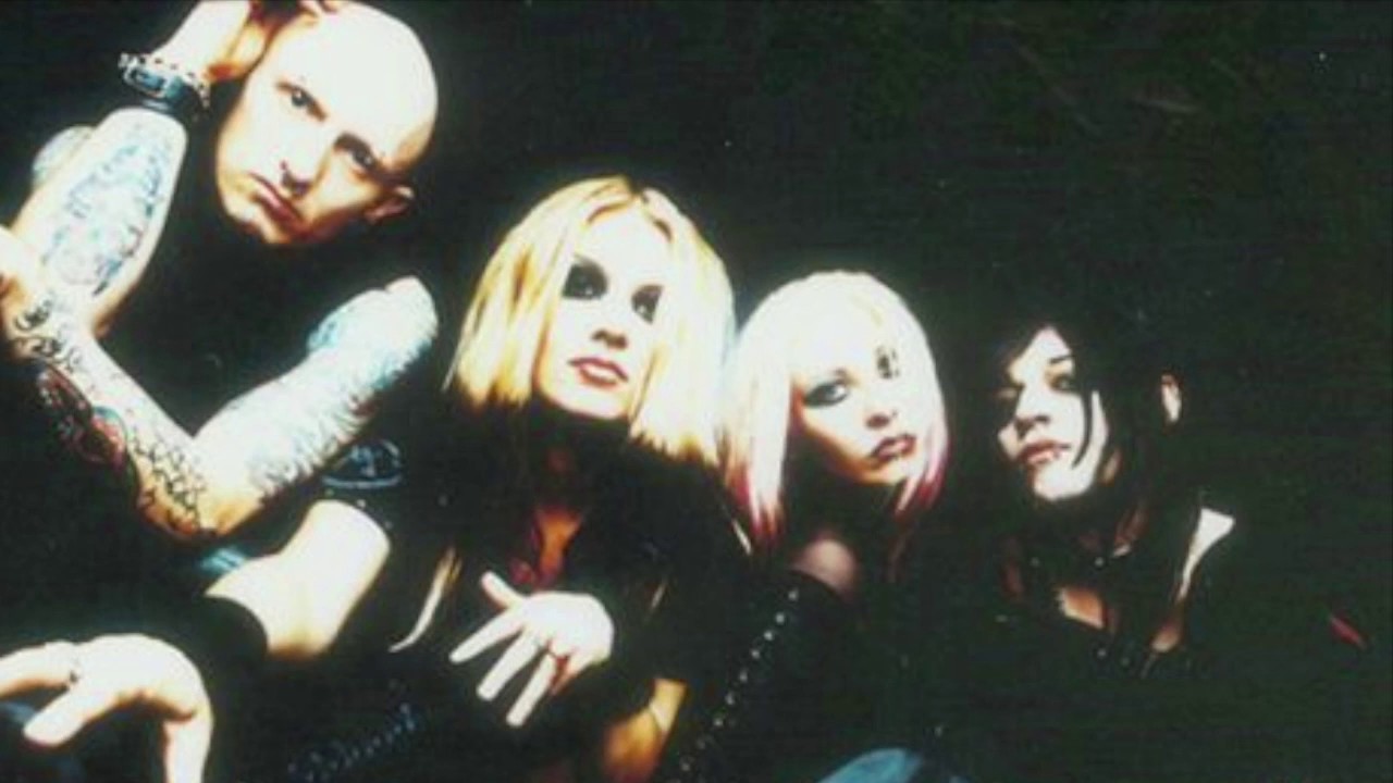 Superfix - Your Addiction (Superfix) - YouTube