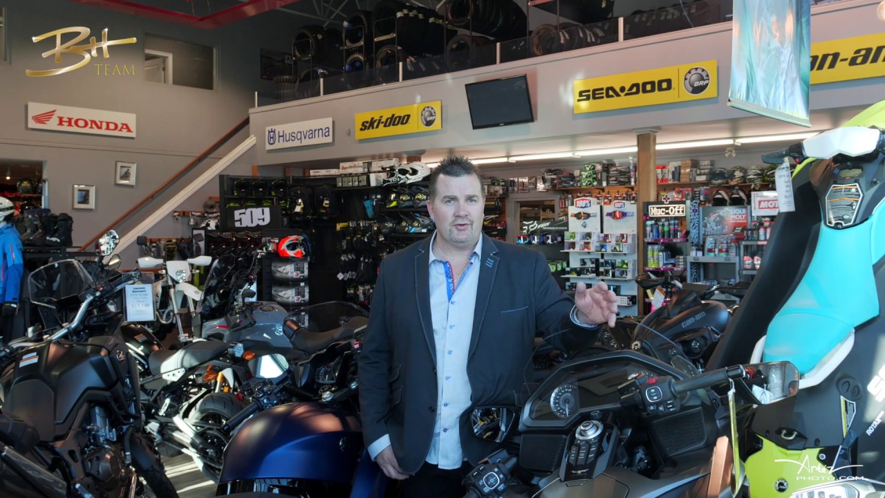 4883 N Island Hwy - Bryce Hanson Team - ARTEZ - YouTube