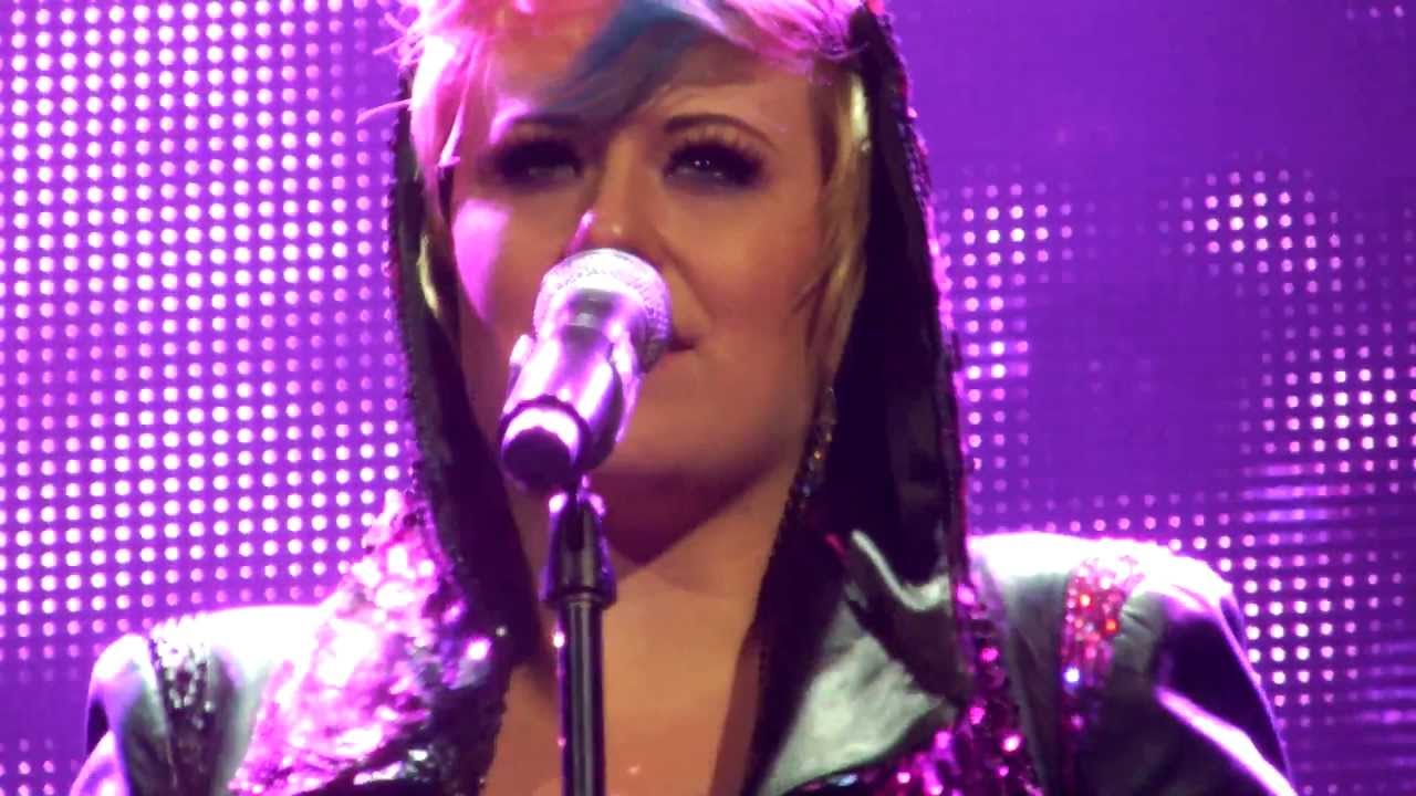 American Idol Tour 2012 - Erika Van Pelt - Glitter In The Air - YouTube