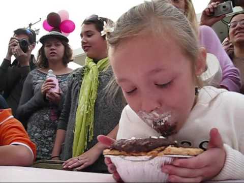 Pie Eating Contest @ Belmont Shore Chocolate Festival - YouTube