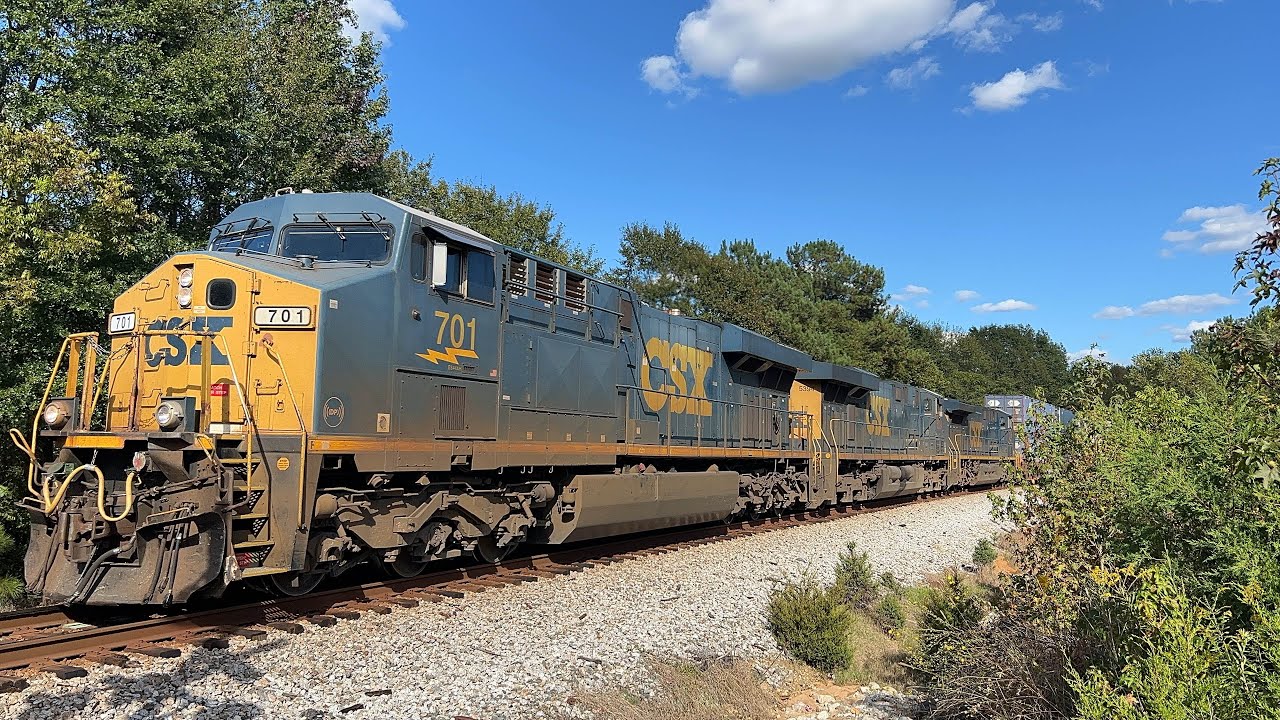 CSX 701 leading around the bend in Warm Springs, Ga. with help from CSX 5394 & CSX 7506. - YouTube