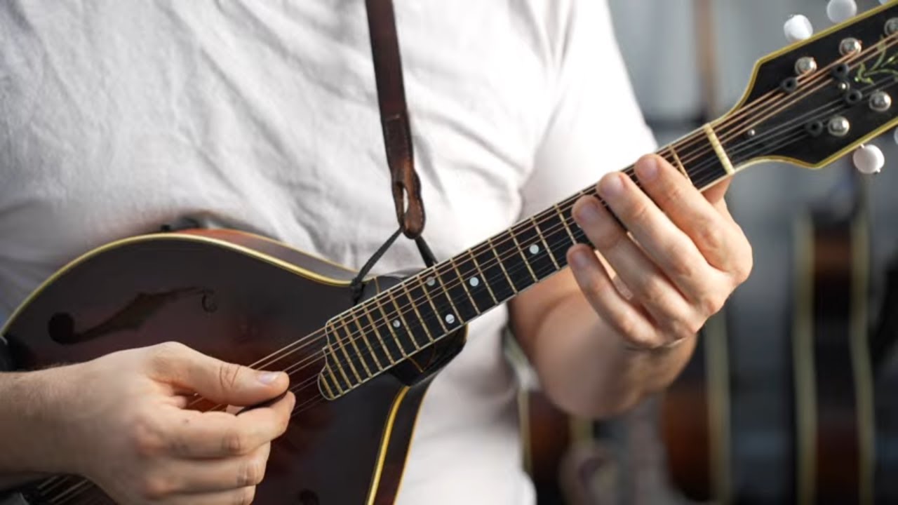 Tip For Perfect Left Hand Technique - Mandolin Lesson - YouTube