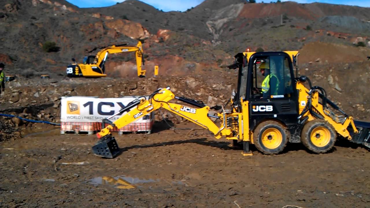 Nueva mixta JCB 1CX - YouTube