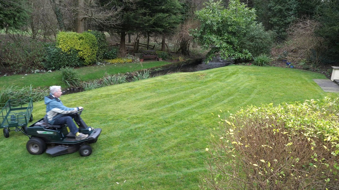 Mower - Hayter Heritage 10/30 - YouTube