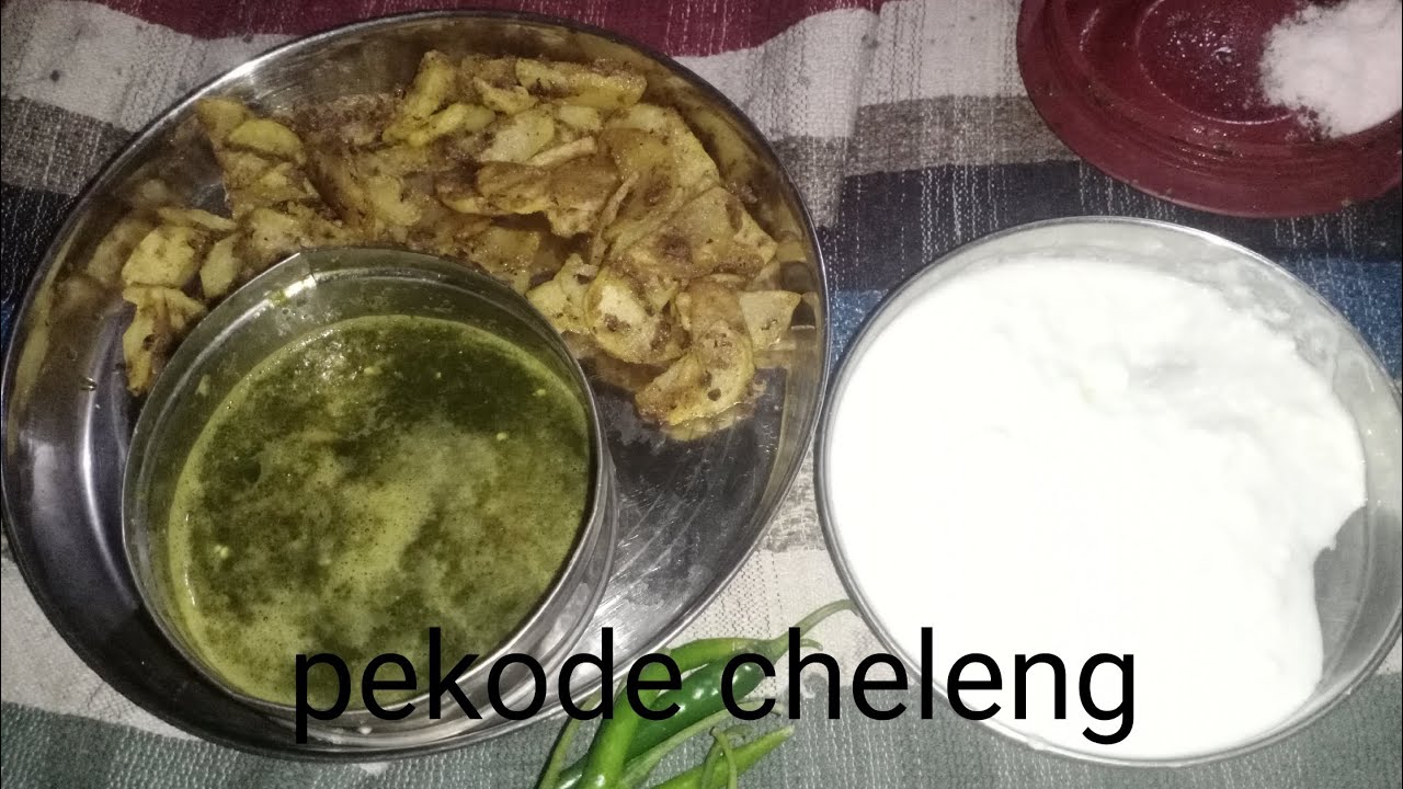 pekode cheleng our sath mai hari mirchi dheniya ki chetni our dhi video ...