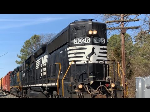 CSAO WPCA-51 Southbound Through Penbryn Road With NS 3026 (LHF) & CSXT 6217 (SHF) - YouTube