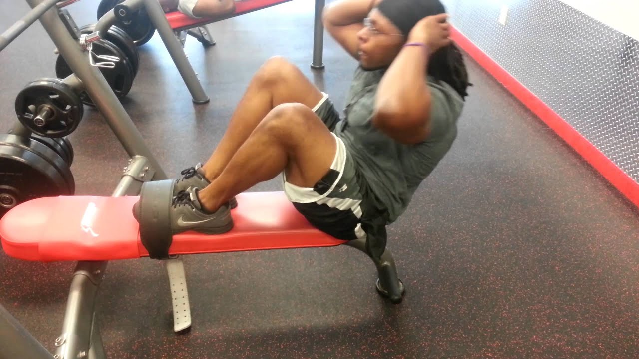 Flat bench crunches - YouTube