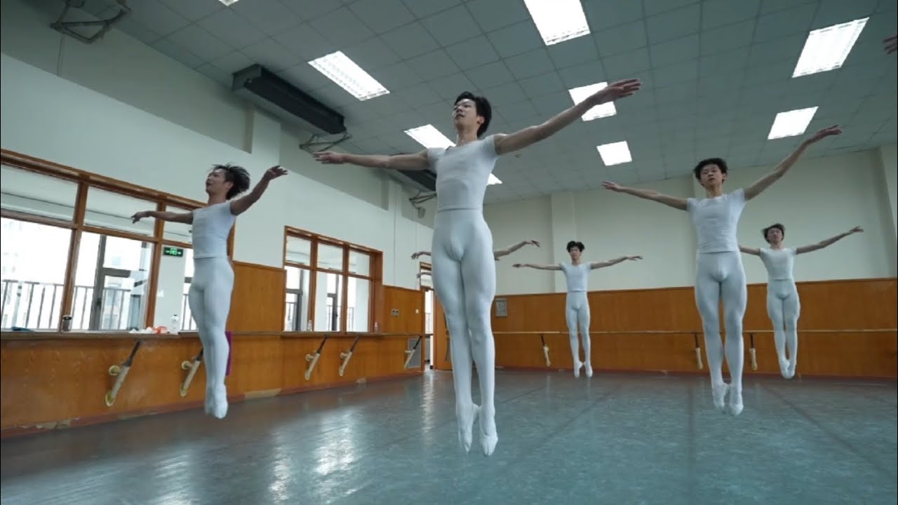 Chinese ballet boys - YouTube