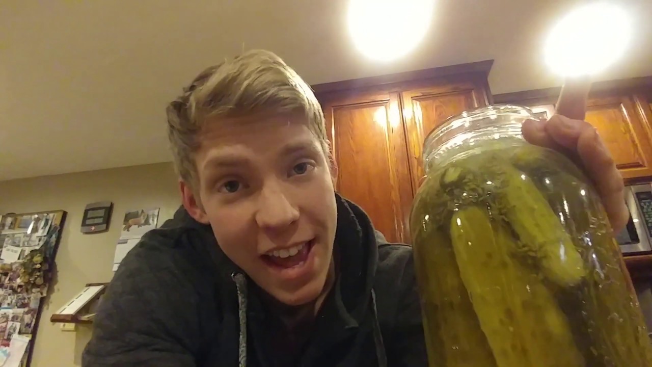 Naturally Carbonated Pickles! Lacto Fermentation. - YouTube