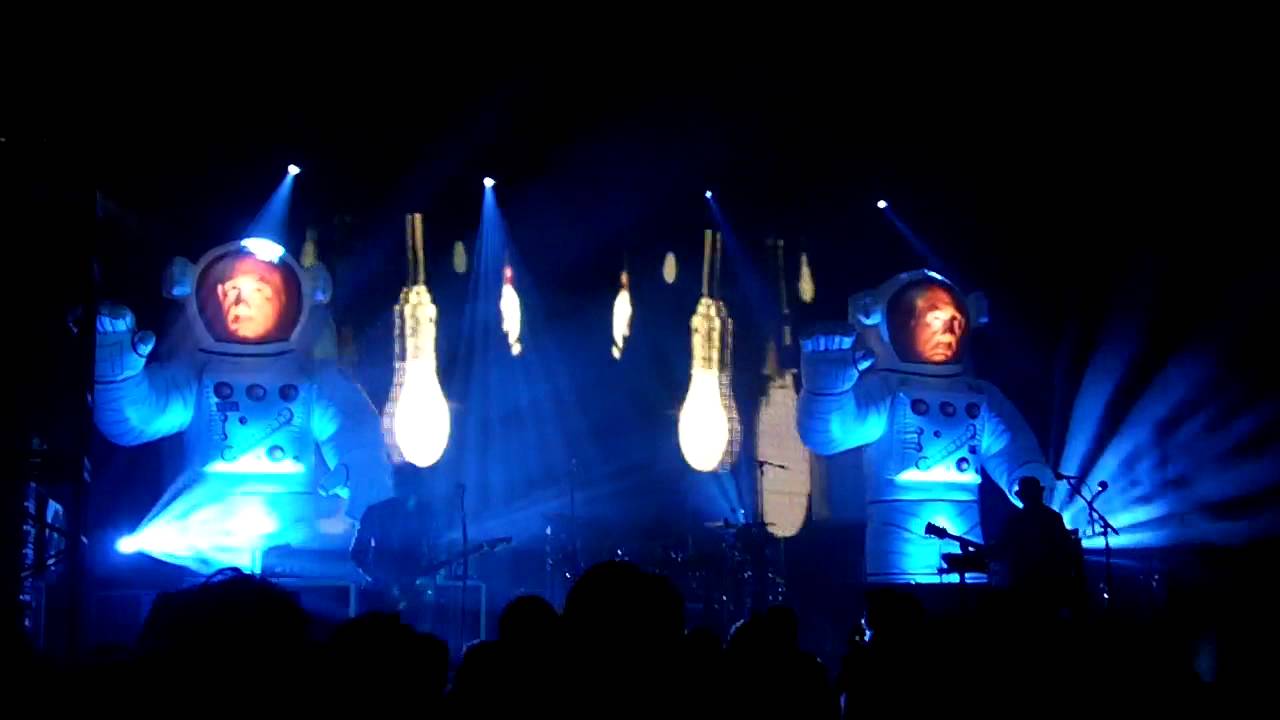Primus - Bob - The National 9-26-2011 - YouTube