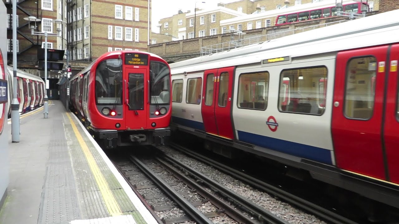 [Londres] S Stock - Baker Street (Metropolitan Line) - YouTube