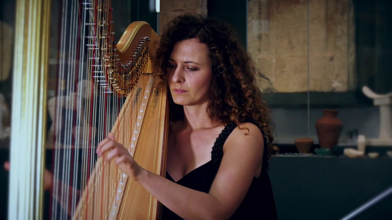 Hanna Rabe plays Gnossiennes No 1 and 2 by Satie - YouTube