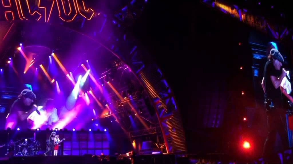 AC/DC live in Nürnberg (8. May 2015) - 20 min. Bootleg - filmed with ...