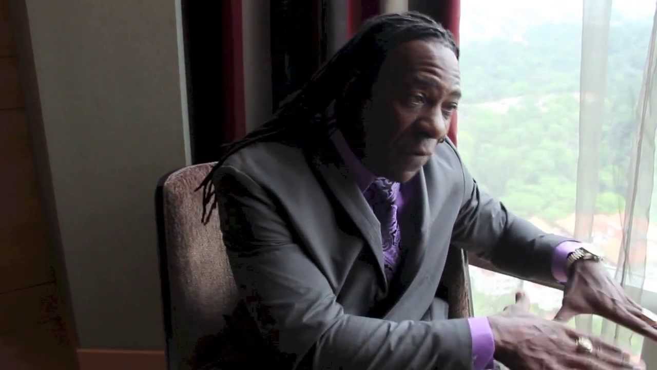 Ean and Jinnyboy hang out with Booker T - YouTube