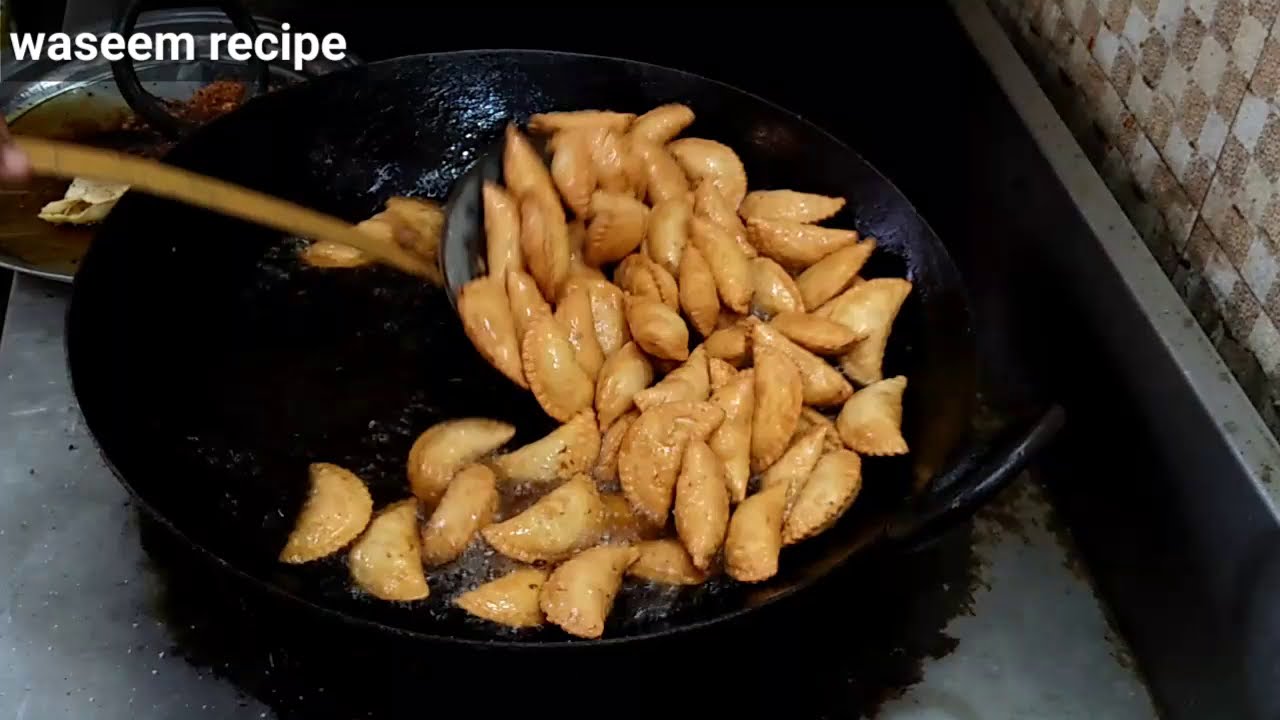 d shape samosa recipe / Samosa recipe / chicken Samosa banane ka tarika ...