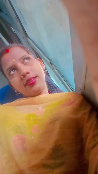 ek Raat thahar jaaye naye Ghar mein tere lekin chhat par Na Sula Dena main nind mein chalti hun ...