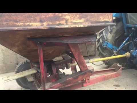 Vicon Vari Spreader 100L Trailed Model - YouTube