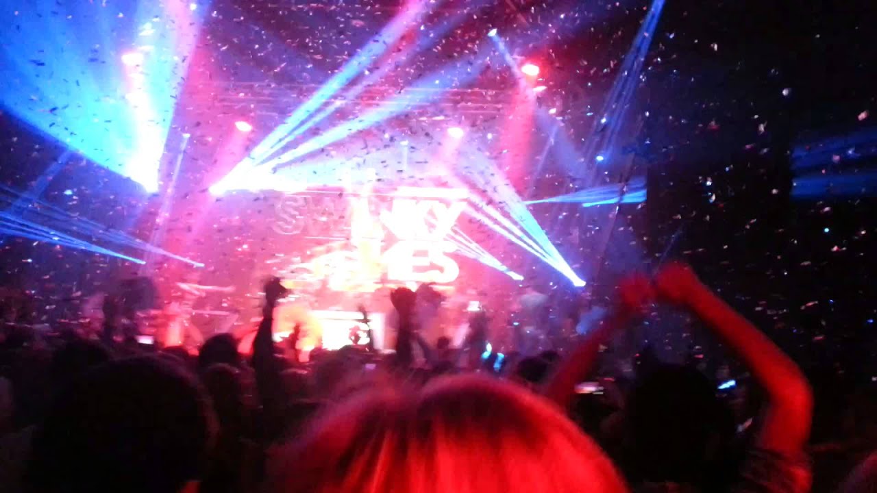 Swanky Tunes (Diamond Music Hall - Smolensk) - BigFoot (W&W) - YouTube