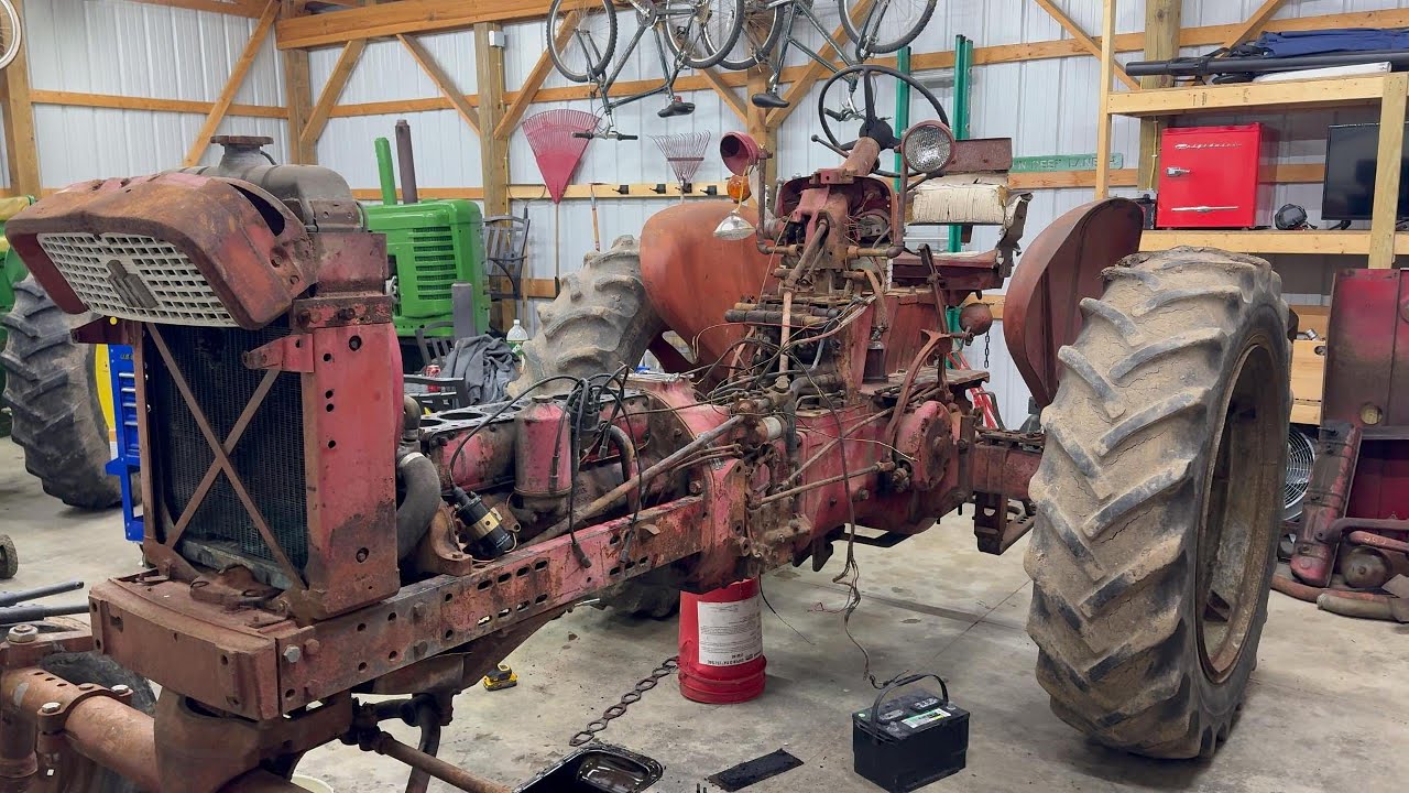 Farmall 560 Engine Rebuild Pt 1 - YouTube