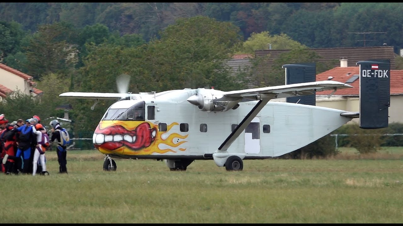 Short SC7 Skyvan eat parachutists 😜 / taking off, skydiving and landing ...