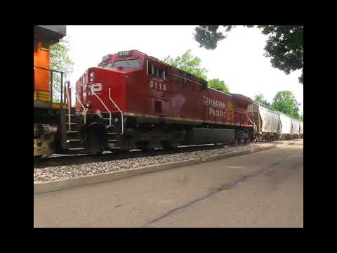 BNSF 5674 North [Is this a Different Railroad or What?] - YouTube