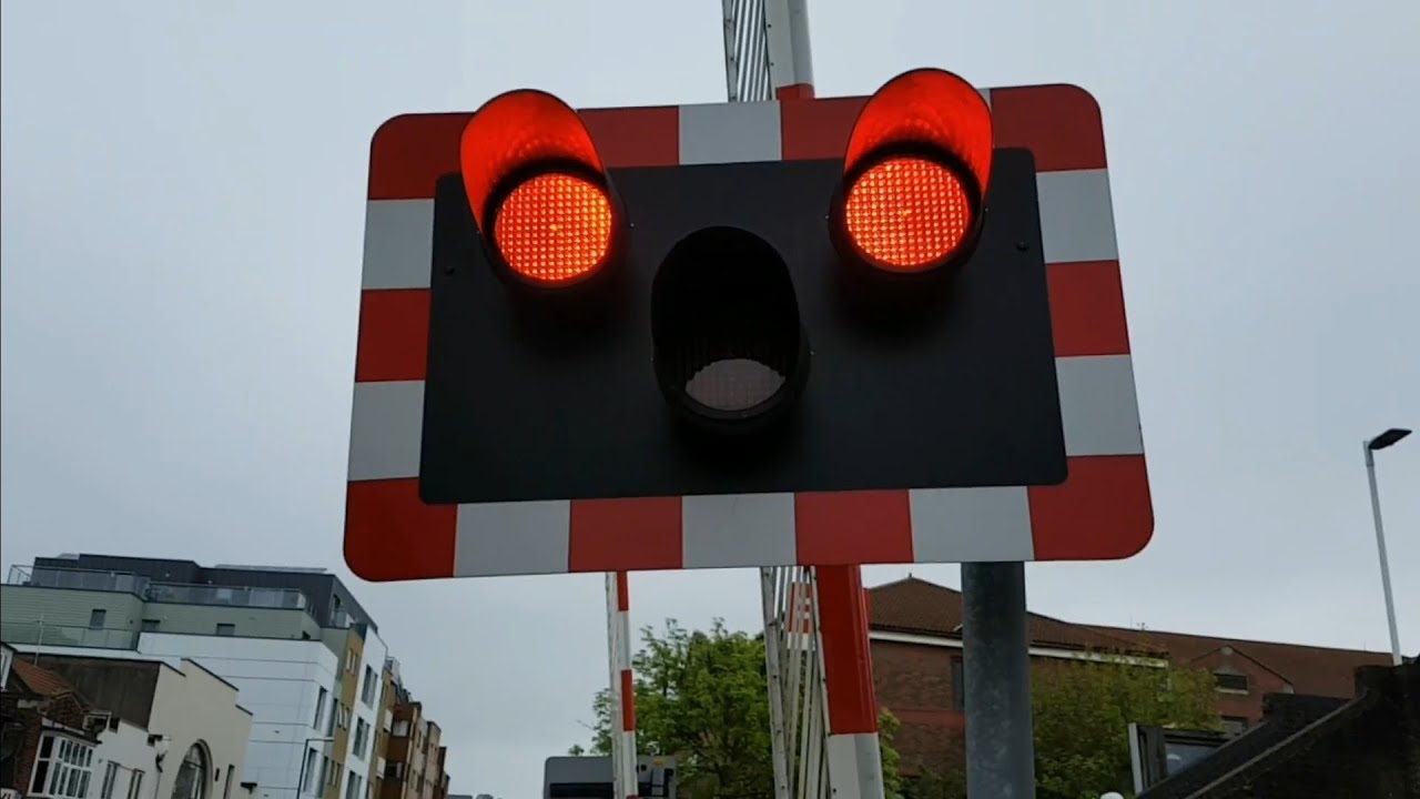 Cosham Level Crossing, Hampshire - YouTube