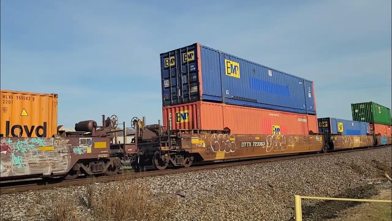NS 1035 and NS 1194 intermodal train in Mt Vernon Illinois - YouTube