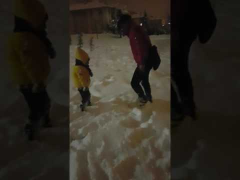 Akşam kar eglencesi