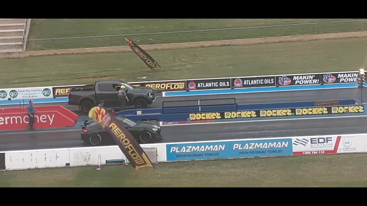 Sydney Dragway Race4Real - 4 minutes 57 seconds of cars racing - YouTube