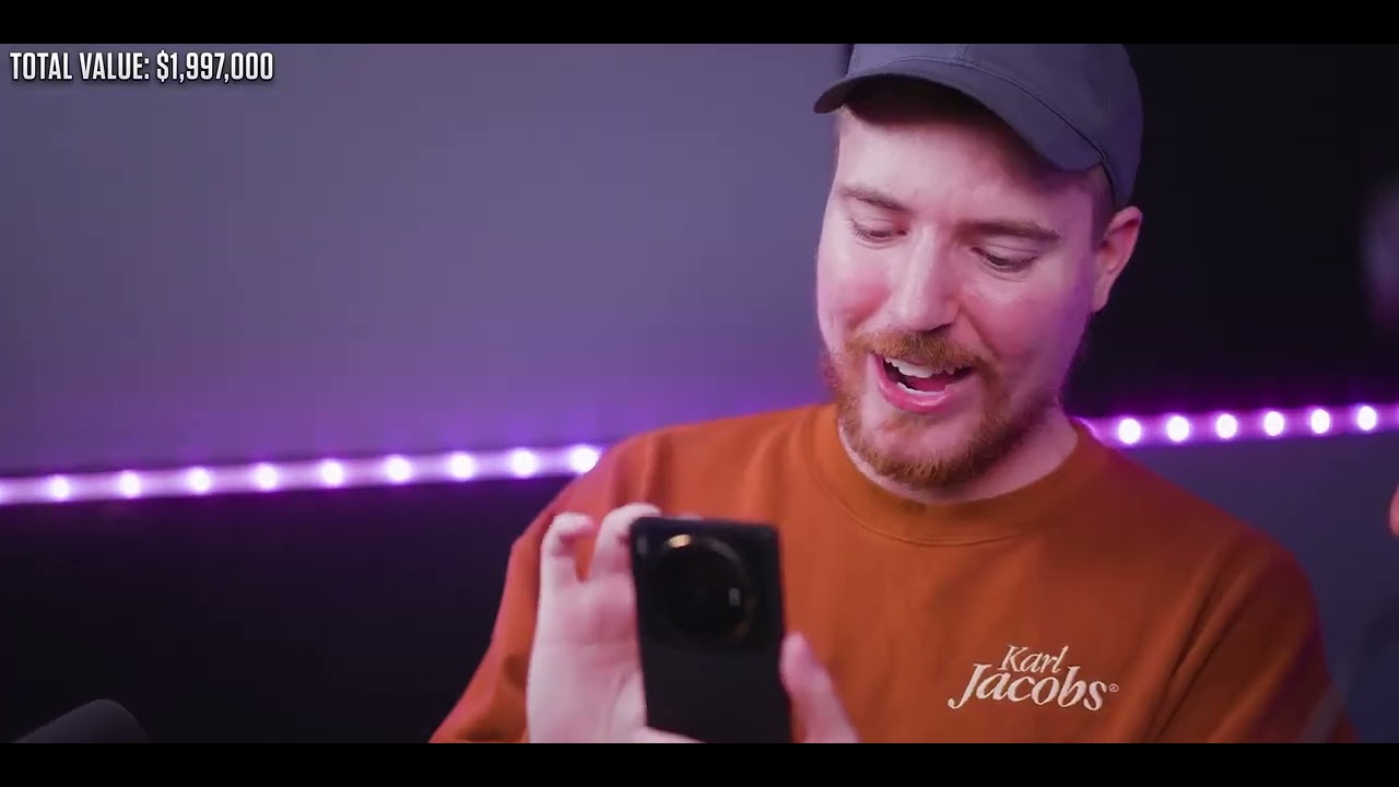 The MrBeast MEGA STUDIO Tour! with Mrwhosetheboss - YouTube