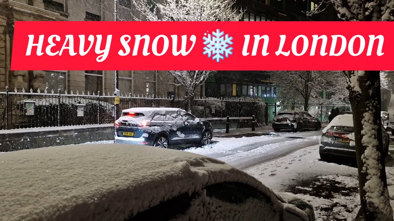 heavy snow falls in London ️ 😑 😐 || winter has arrived now put on your ...