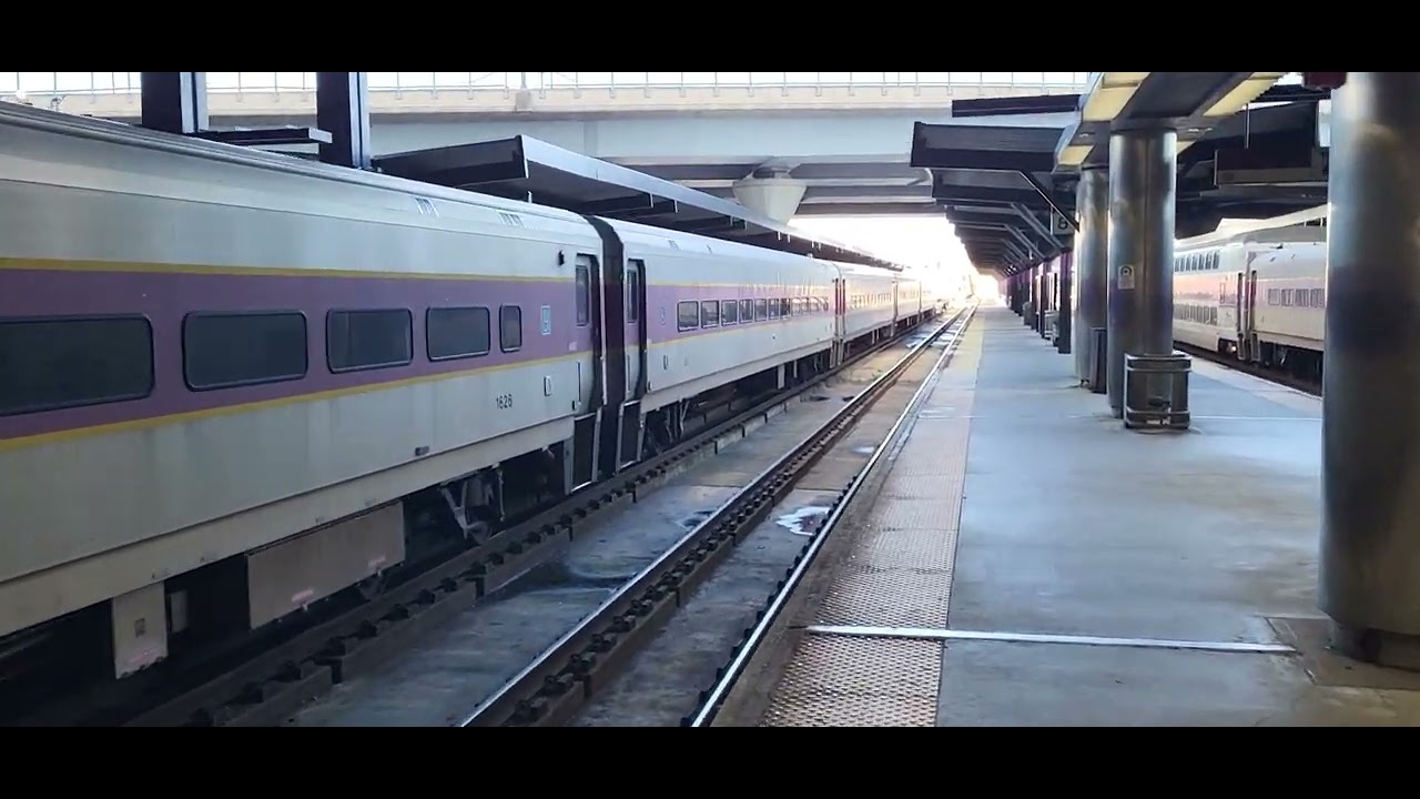 MBTA ''Comet'' Cab Car #1626 @ North Station - YouTube