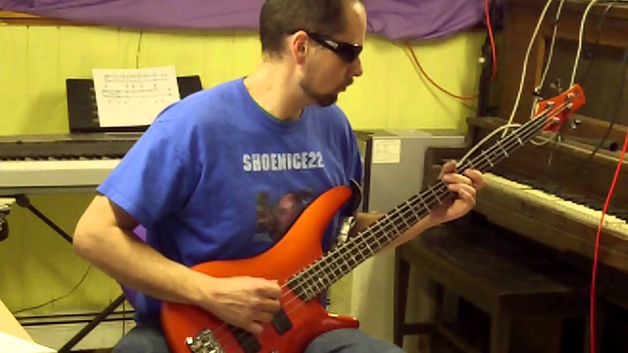 I'm only Sleeping - Bass Cover - Ian 85 - YouTube