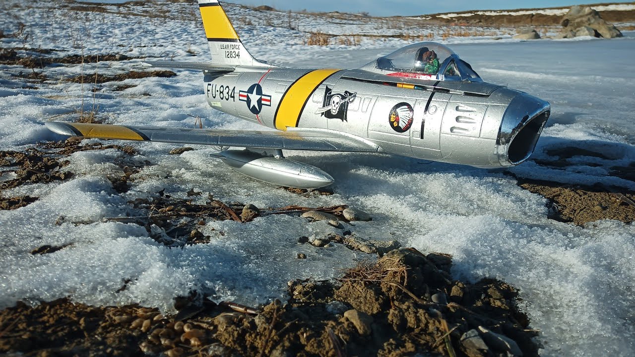 Freewing F-86 Sabre on ice 🍨 - YouTube