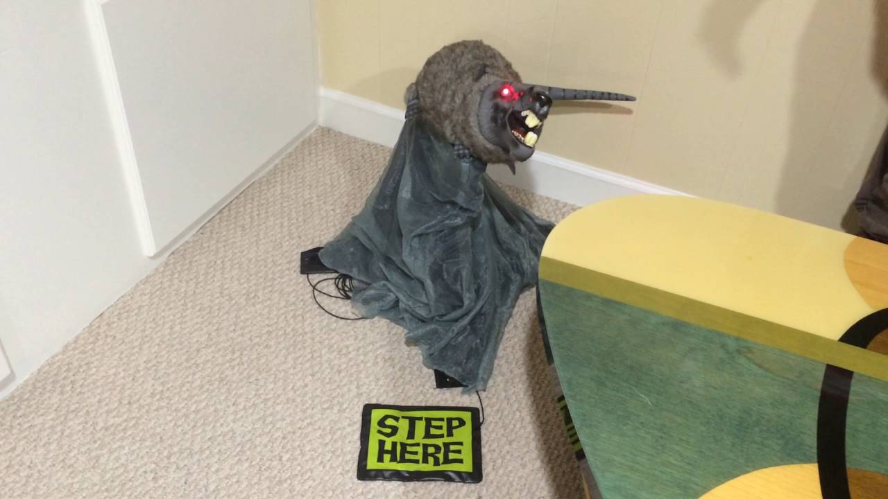 Jumping Critter - Spirit Halloween 2013 - YouTube