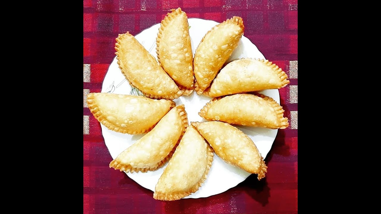 Sweet Somas | Karchikai | Karanji | Kajjikayalu Recipe in tamil ...