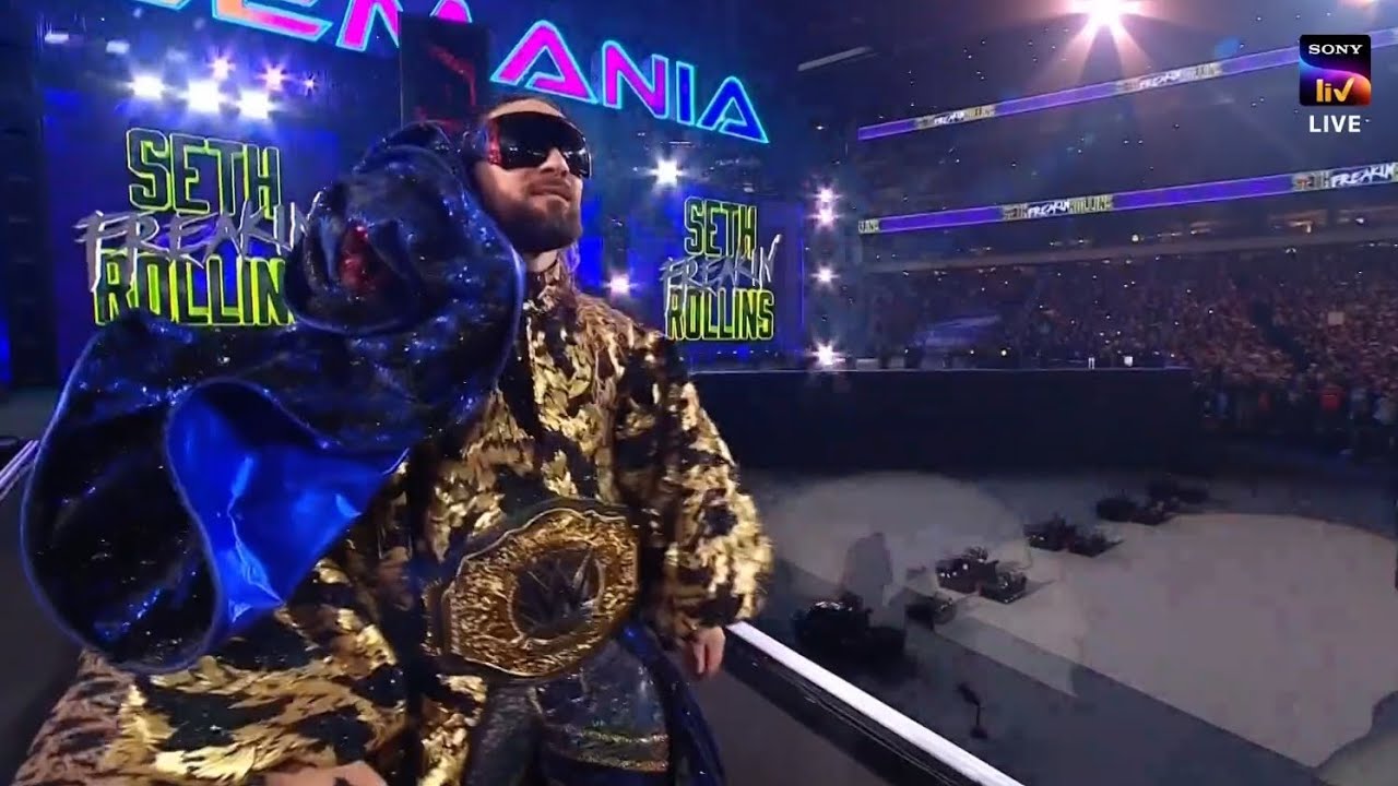 Seth Rollins'in Dün Giydiği Kıyafet | GüreşTürkiye | WWE Türkiye