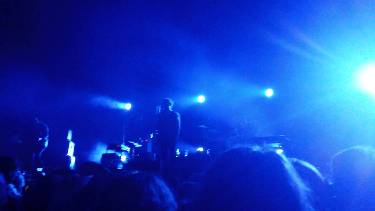 Paolo Nutini - Iron Sky (speech) - Tivoli 03-05-2014 - YouTube