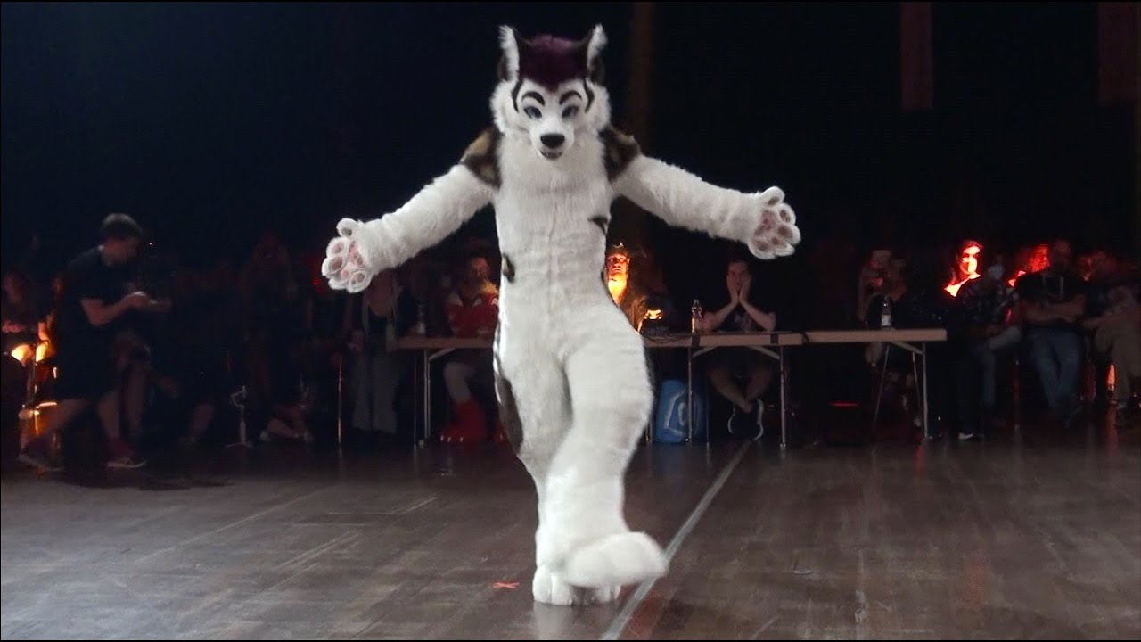 Dexter - Eurofurence 26 (2022) Enter the Arena Fursuit Dance Comp - YouTube