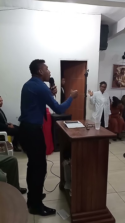 Louvado Seja O Nome Do Senhor Jesus Youtube